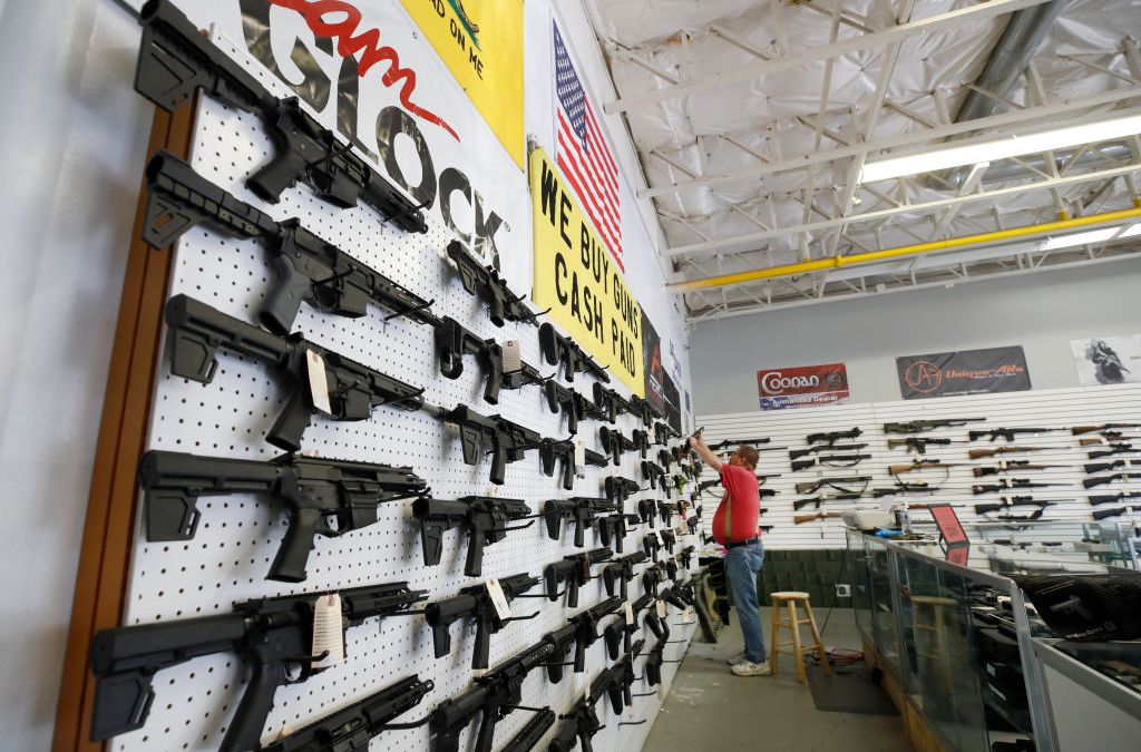 Polémica: tiendas de armas son consideradas negocios esenciales en EEUU ...