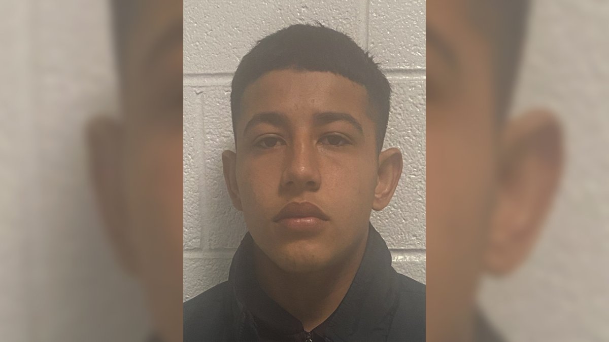 Arrestan a adolescente de 16 años por homicidio de hombre en Riverdale ...