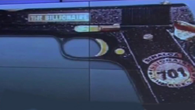 Extravagante pistola de “El Chapo” – Telemundo New York (47)