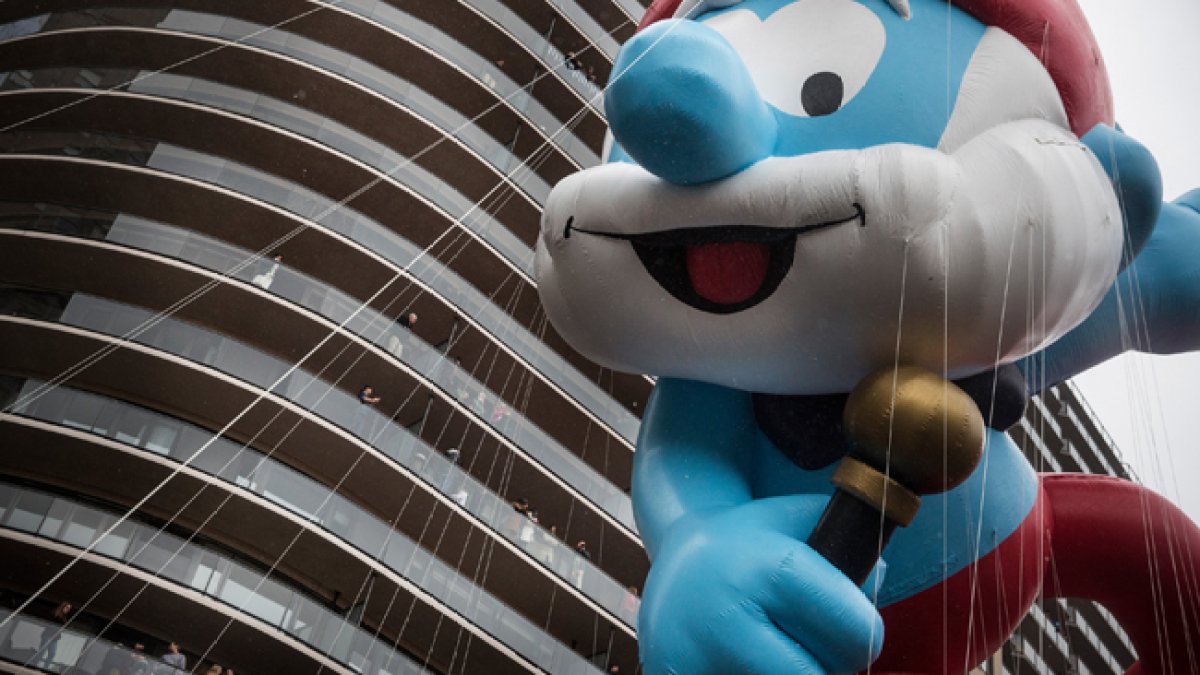 Los globos vuelan para el desfile del Día de Acción de Gracias ...