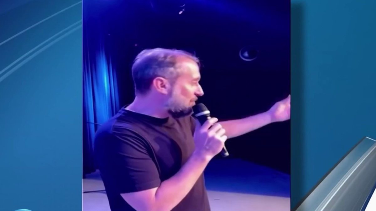 El comediante dominicano Carlos Sánchez habla sobre su más reciente ...