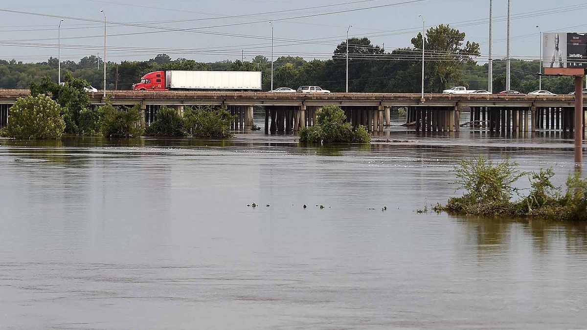 Por falta de acceso a agua potable, Biden declara emergencia en ...