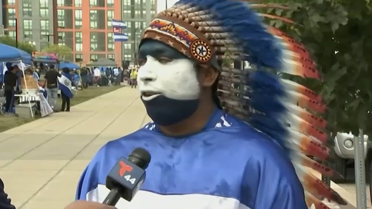 T44 On Top: Ícono salvadoreño en el DMV, escultura de Frida y ...