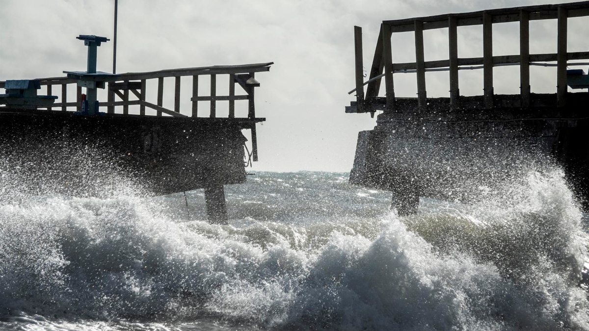 Nicole en Florida: dos muertos, apagones e inundaciones – Telemundo New ...