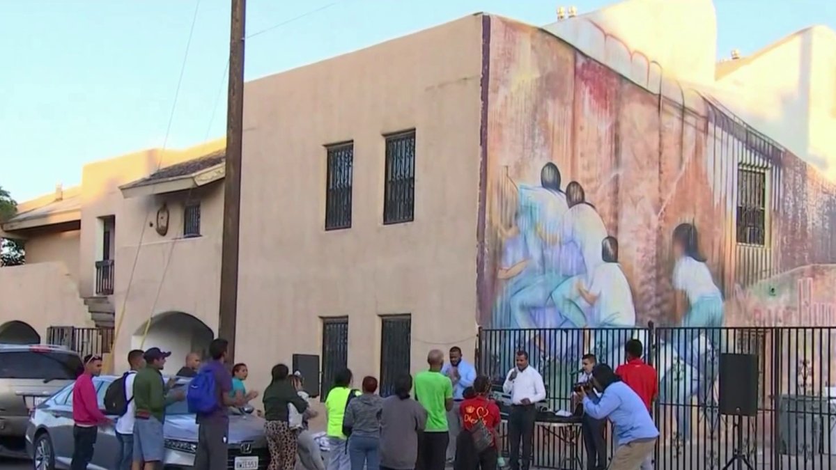 Iglesia se convierte en refugio para cientos de migrantes en El Paso ...