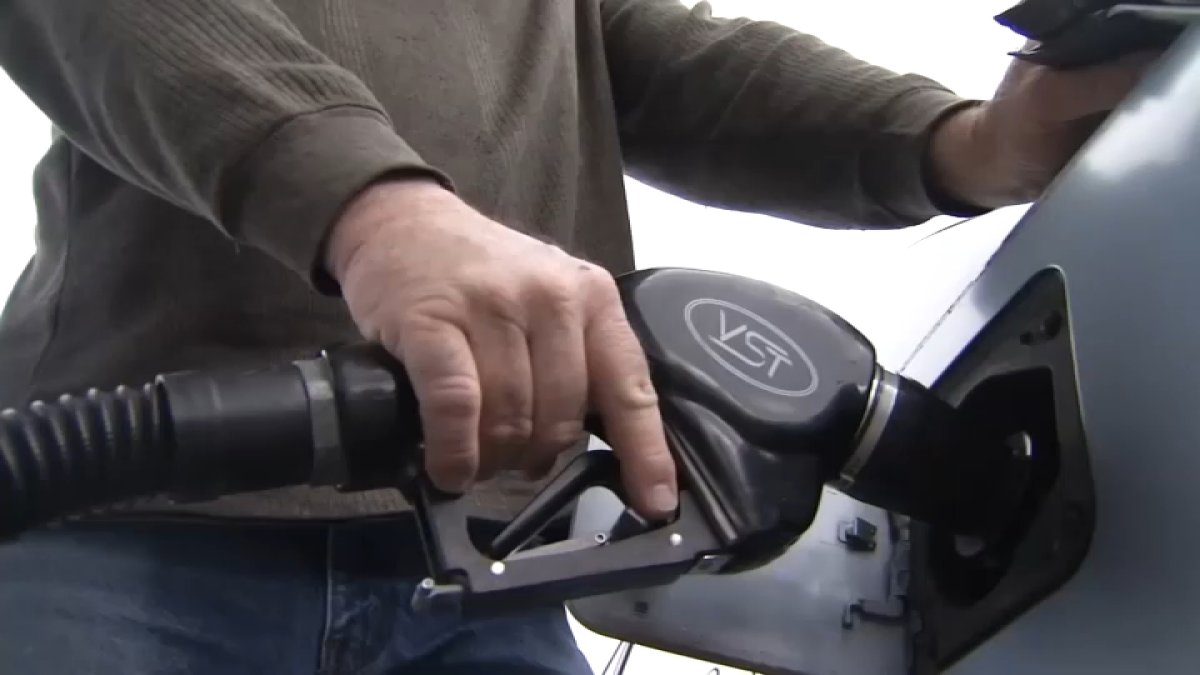 Cómo ahorrar dinero con los precios de gasolina al alza – Telemundo New ...
