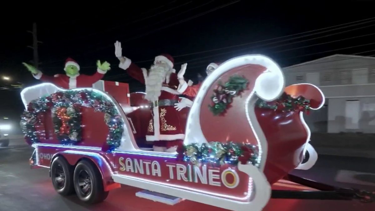 EN VIDEO: Trineo con Santa Claus y Grinch recorre Puerto Rico ...
