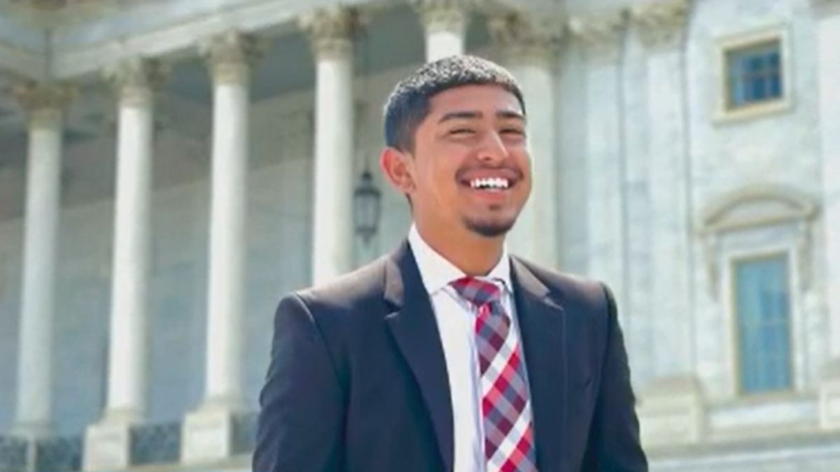 Salvadoreño de VA recibe prestigiosa por su trabajo migratorio ...