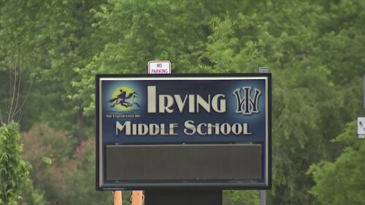 Alega que le tomaron una foto íntima a su hijo y lo chantajearon ...