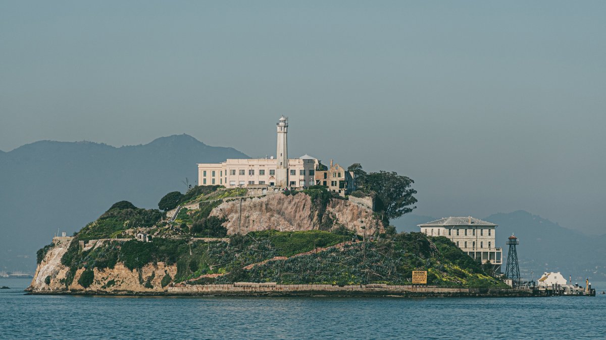 Por qué es tan famosa la prisión de Alcatraz – Telemundo New York (47)