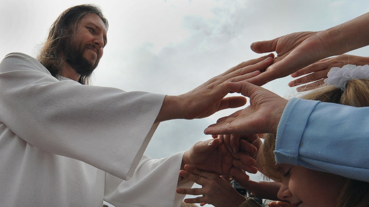 Quién es Vissarion, el líder apocalíptico que se cree Jesucristo ...