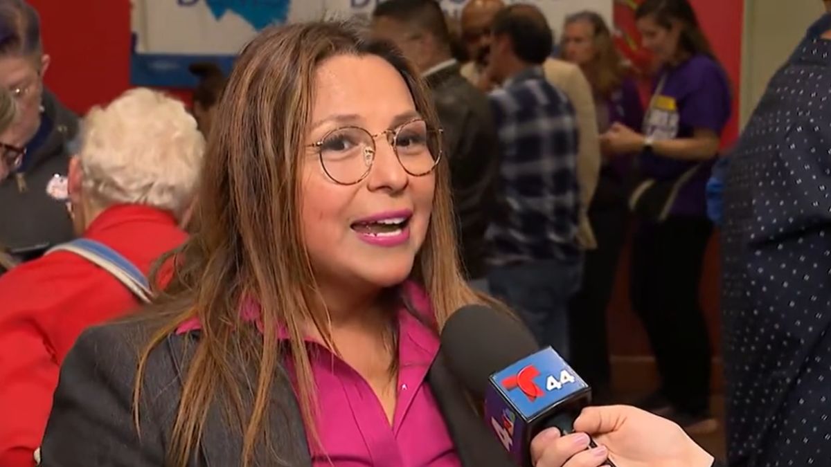 Virginia: Elizabeth Guzmán gana escaño del Distrito 22 – Telemundo ...