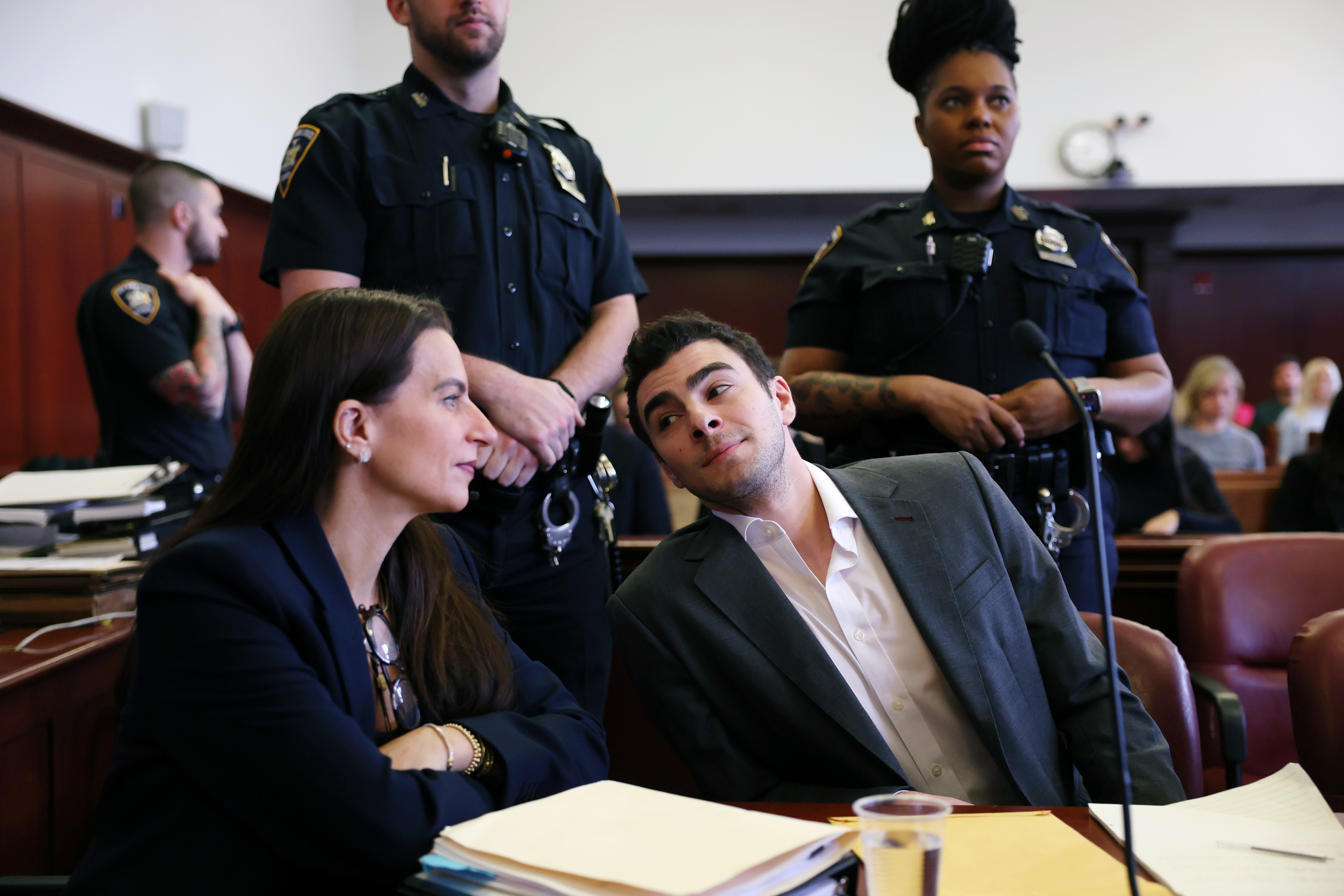 Posponen cuarto día de audiencia de Luigi Mangione – Telemundo New York ...