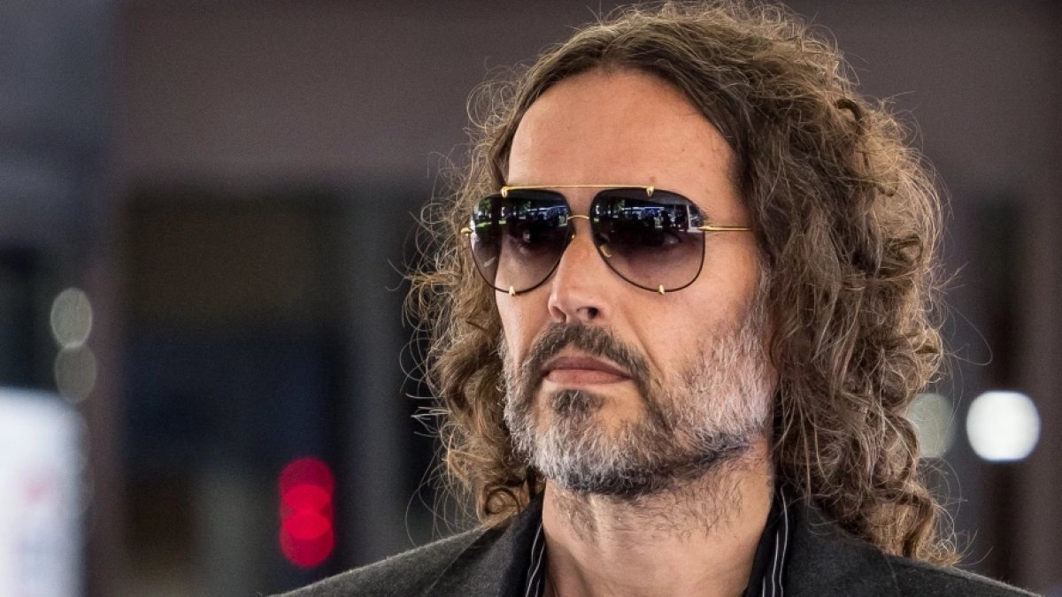 El actor Russell Brand enfrenta nuevos cargos – Telemundo New York (47)