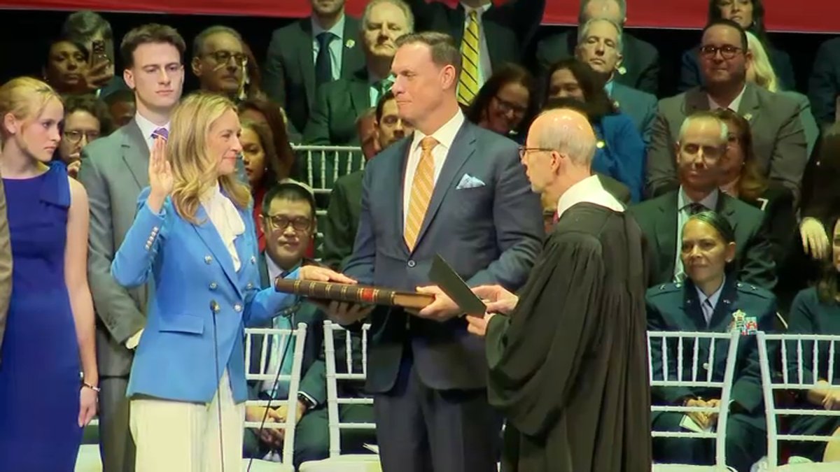 Mikie Sherrill jura como nueva gobernadora de Nueva Jersey – Telemundo ...