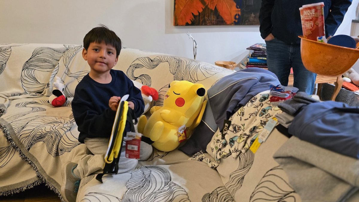 Padre de Liam niega versiones del gobierno de abandonar a su hijo ...