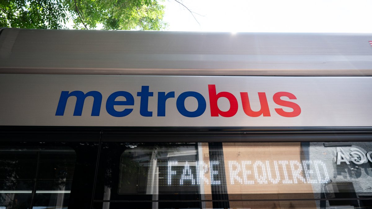 Casi 70% de usuarios de Metrobus no pagan tarifa, dice WMATA ...